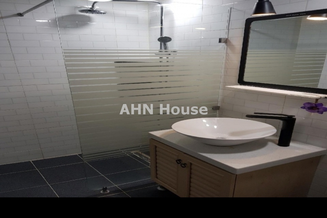AHN HOUSE